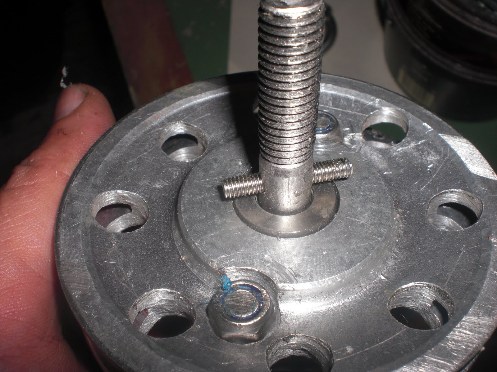 F22 trimaran building by Menno: diy furler mk2