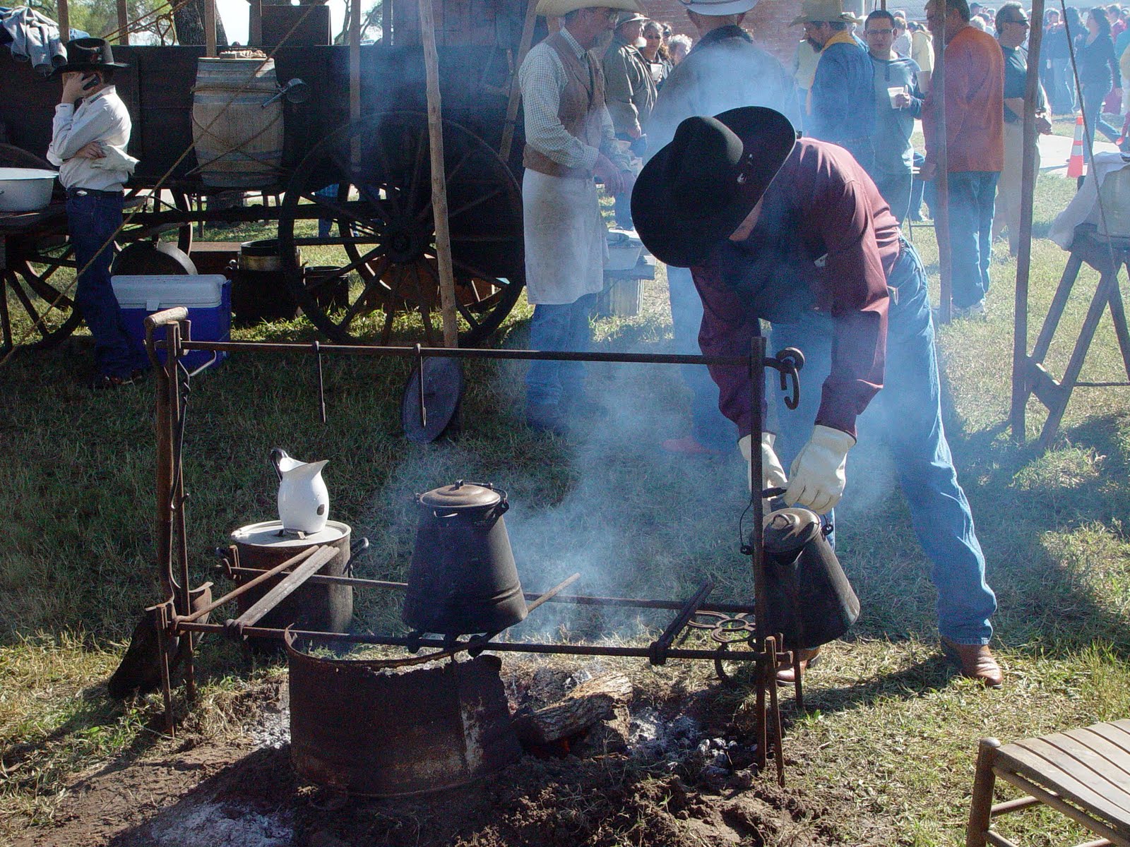 Cowboys and Chuckwagon Cooking : Way of the Chuckwagon