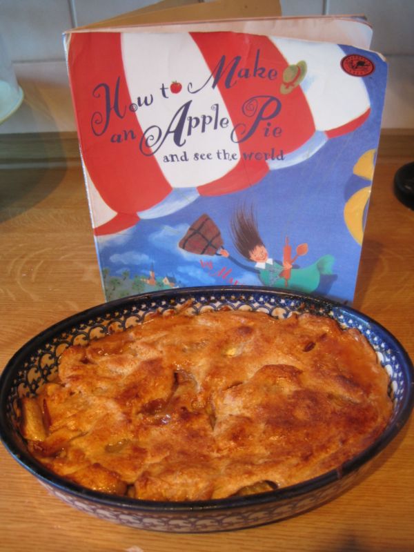 Kinder Days....: How to make an apple pie and see the world FIAR Study