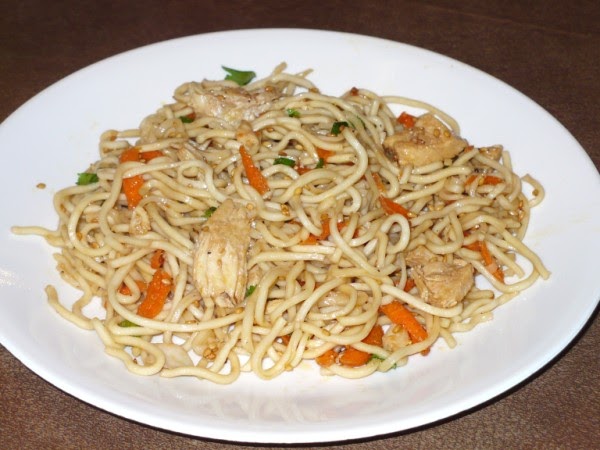 The Tall Girl Cooks: Asian Chicken Pasta Salad