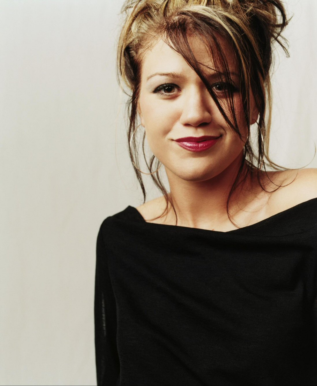 Fashion Store and Models: Kelly Clarkson Singer Female Celebrity ...