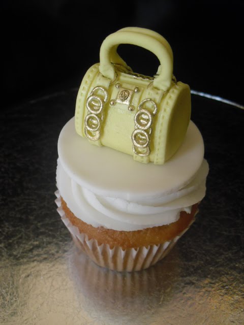made FRESH daily: Designer Handbag Cupcakes ***UPGRADED!***