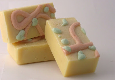 The Soap Bar: Pretty Soaps on Trunkt