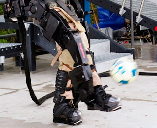 LinkNotes: Raytheon XOS 2 Suit -- The Real Iron Man 2