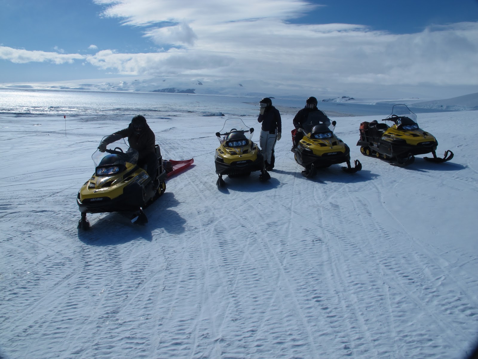 Antarctica 2010-2011: Snowmobile shakedown