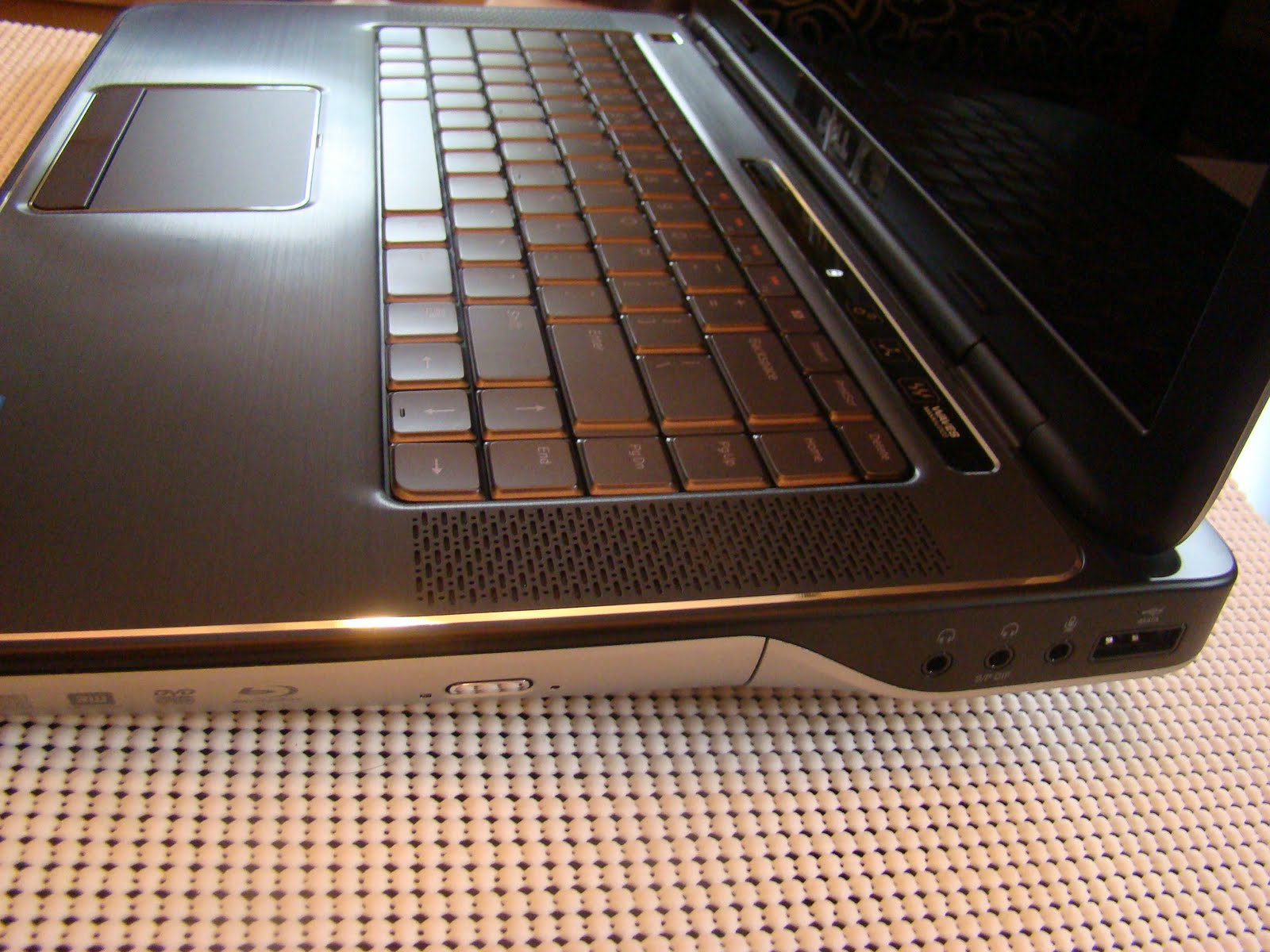 Chút cảm nhận về DELL XPS L501X (XPS 15) - VozForums