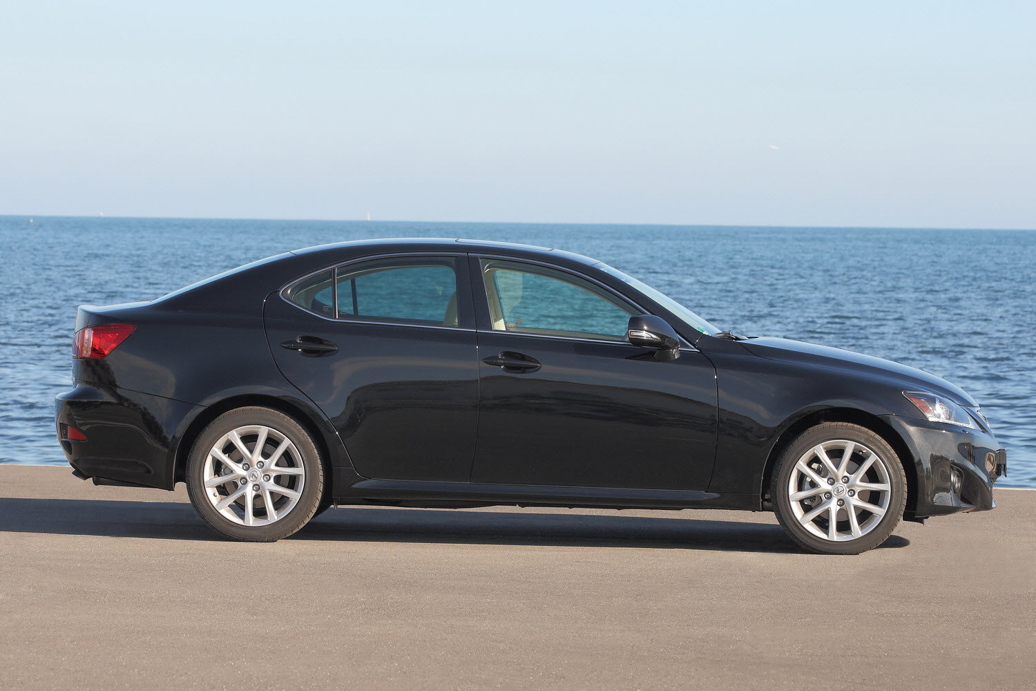 Lexus introduces IS 200D and 220D