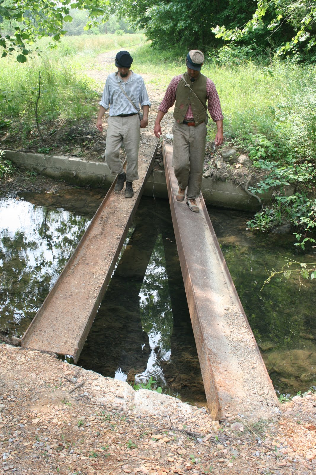 The Civil War Picket: Resaca 2010: Of mules, men and chicken
