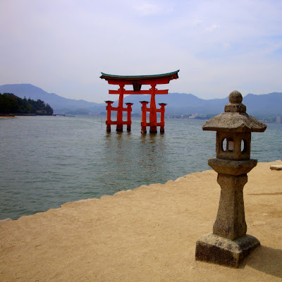 Laura in Singapore: Shintoism and the Water Torii