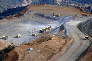 Malum Nalu: Pictures of the Hidden Valley Gold Mine Project