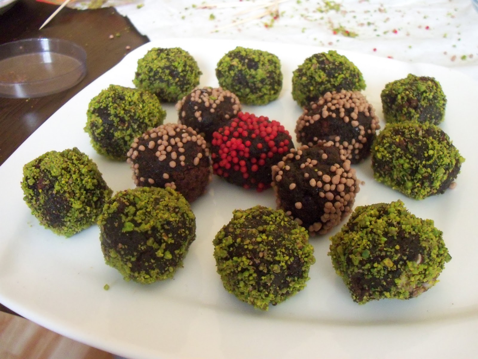 Mutlu Pasta...: RENKLİ TRUFF...