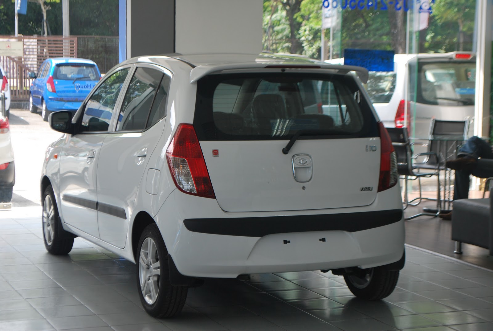 Hyundai Cars: INOKOM i10