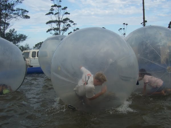East London Photographs and Wild Ramblings: Being inside a big plastic ...