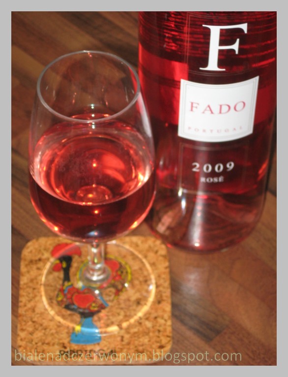 Białe nad czerwonym: Fado Rose 2009
