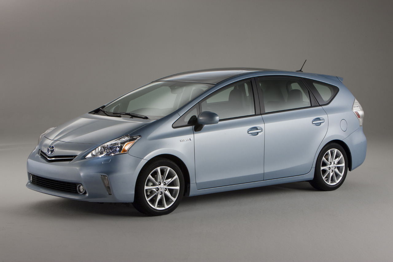 Car Trend Magazine: 2012 Toyota Prius V Photo Gallery
