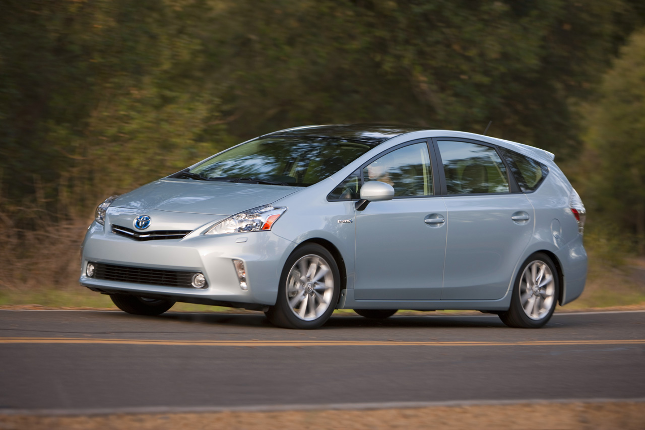 Car Trend Magazine: 2012 Toyota Prius V Photo Gallery