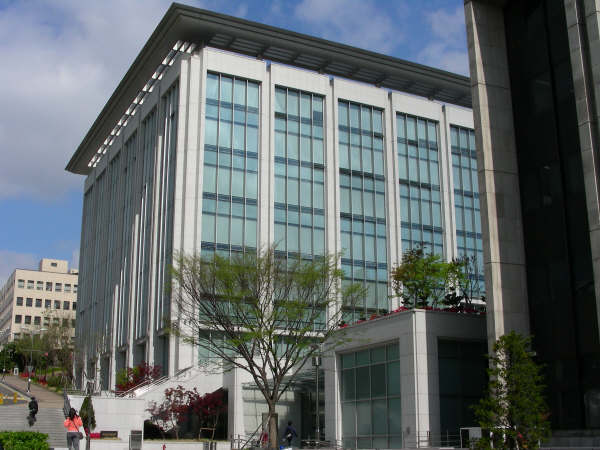 Heart and Seoul: Samsung Library