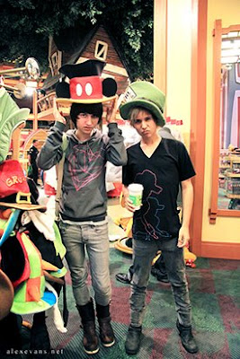 Emo Boys Kissing Pictures Videos: Emo Boy Alex Evans Biography and Pictures