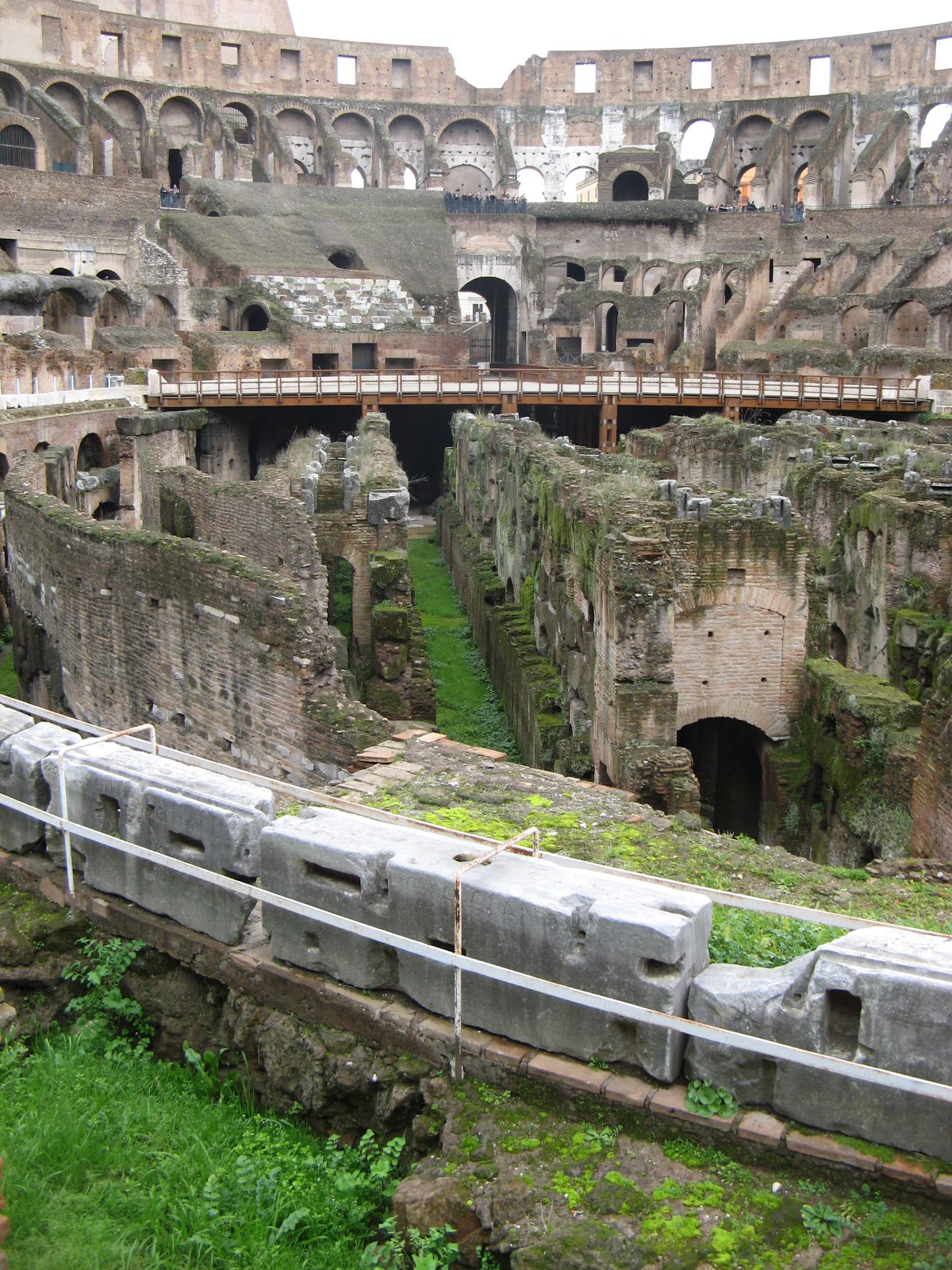 Arrive-dara-ci: “When the Colosseum falls, Rome will fall. And when ...