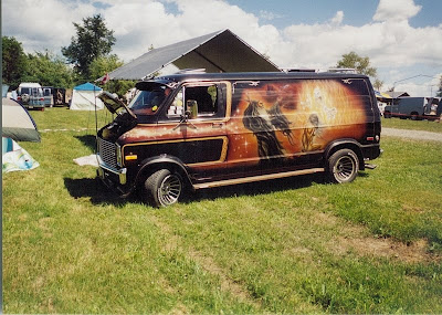 Street Walking Cheetah with a hand full of Crayons: wizard van