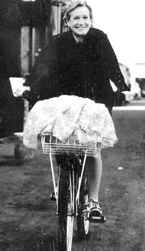 Koday Says: Working Girl: Tribute to Ann Roth, padded shoulders ...