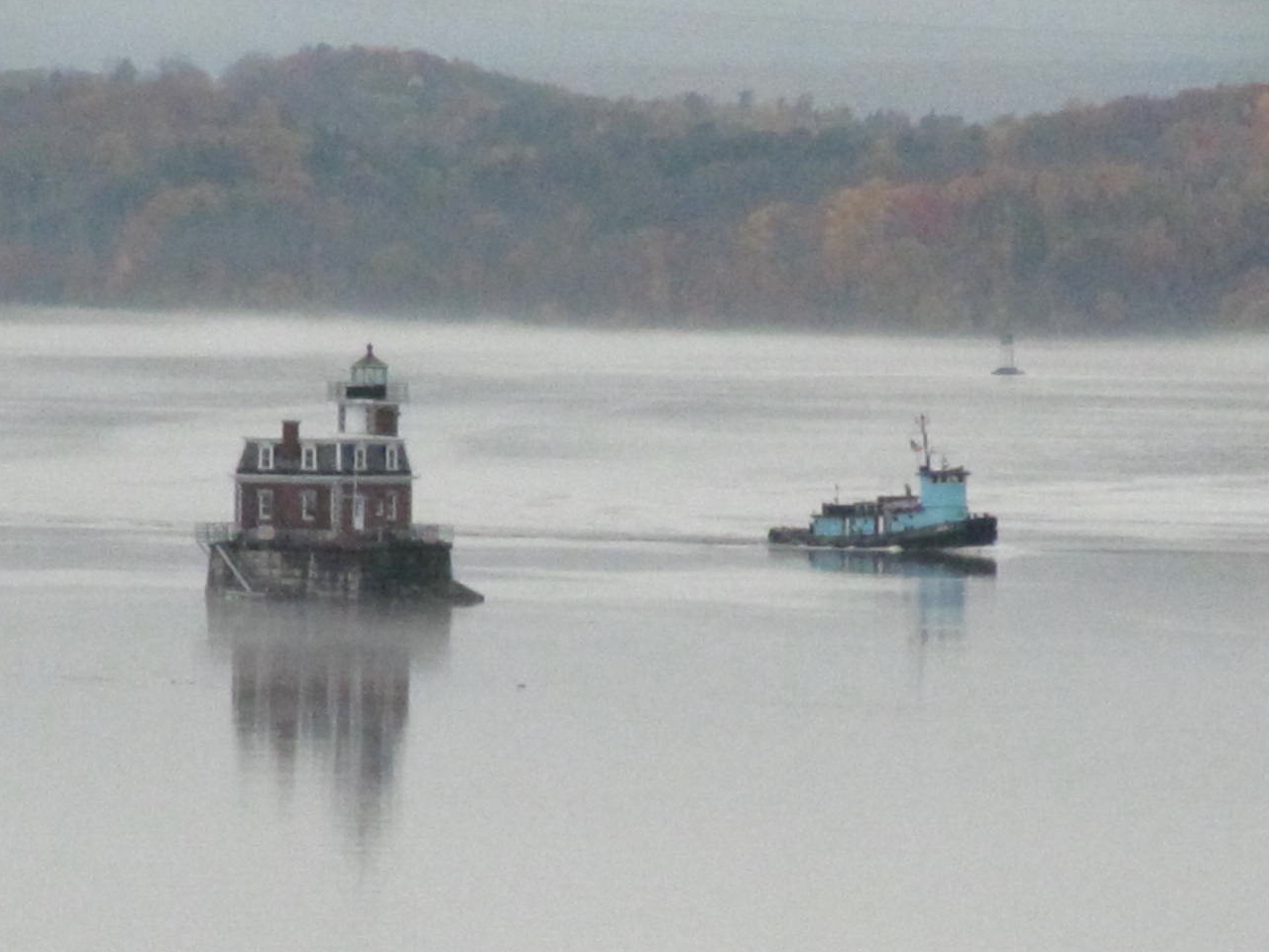 The Hudson River Explorer: Athens Lighthouse and "Crow"