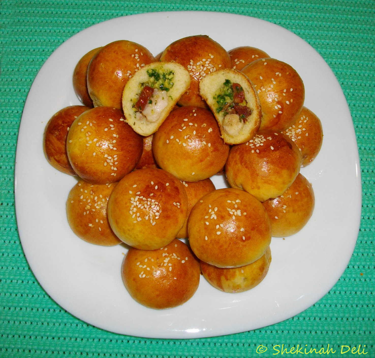 Shekinah Deli: Chinese style savoury buns