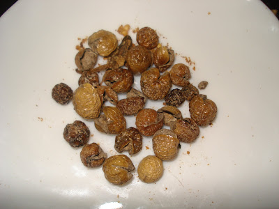 Uma cooks.......: Sundaikai/Turkey berry vathal