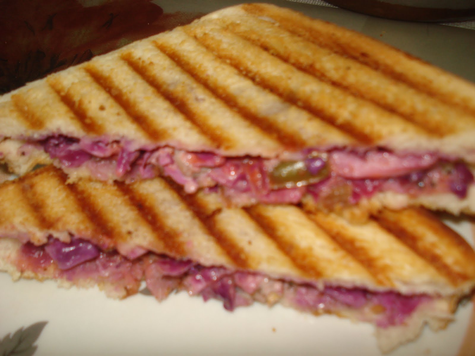 Uma cooks.......: Purple cabbage Sandwich