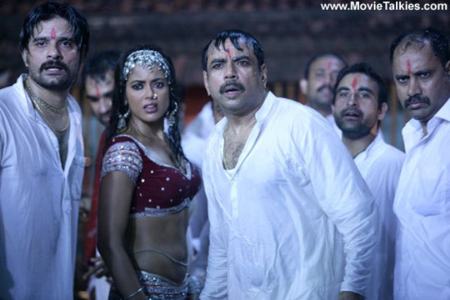Bollywood Hollywood Junction: Aakrosh Movie Wallpapers, Ajay Devgan ...