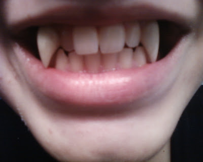 Colmillos Vorakull: Colmillos Simples Caninos Femeninos Largos