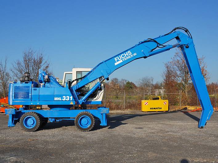 EXCAVATOR INDUSTRIAL Fuchs MHL 331 manipulare materiale fier vechi din ...
