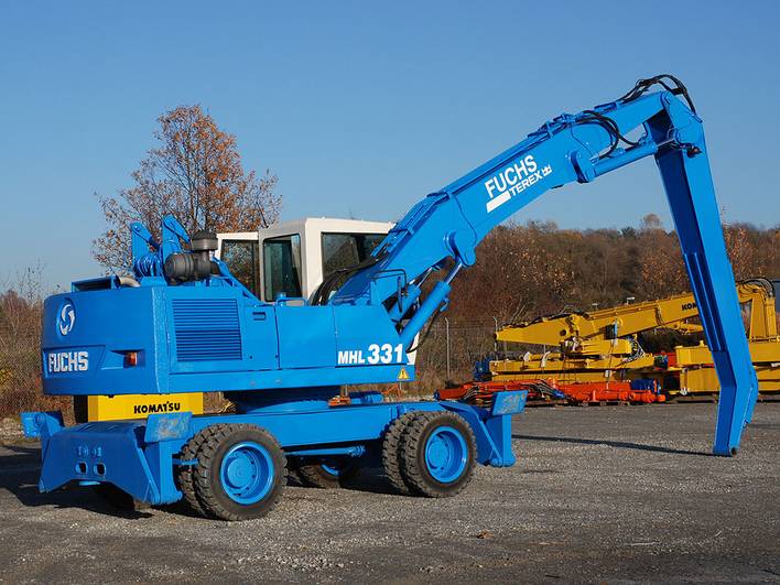 EXCAVATOR INDUSTRIAL Fuchs MHL 331 manipulare materiale fier vechi din ...