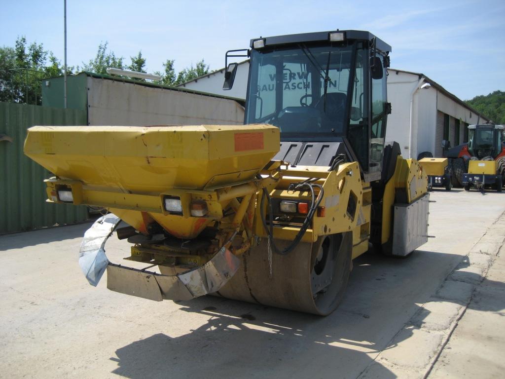 CIlindru Compactor HAMM HD 75.4K cu roti de cauciuc si tambur second ...