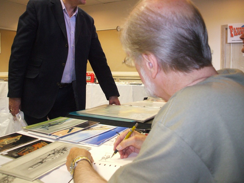 Mike Trim Art: TV21 Photos