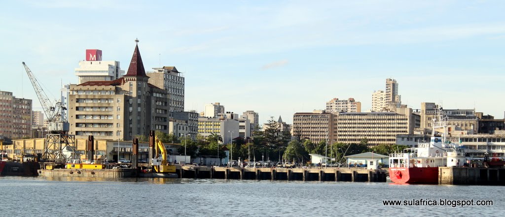 Pelo leste do sul de África: Maputo visto da Catembe...