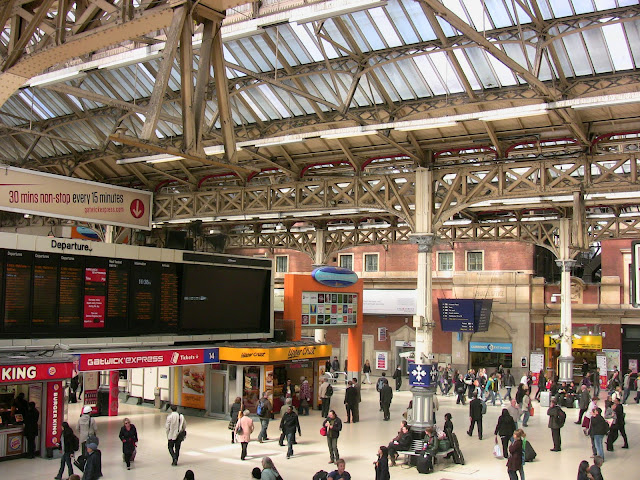 Moss Travel Photography: Inside Victoria Station, London, England ...