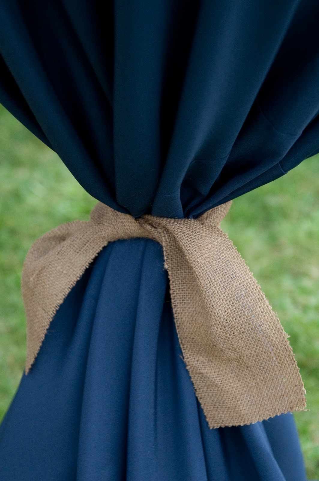 freckles and blondie: Burlap Table Ties