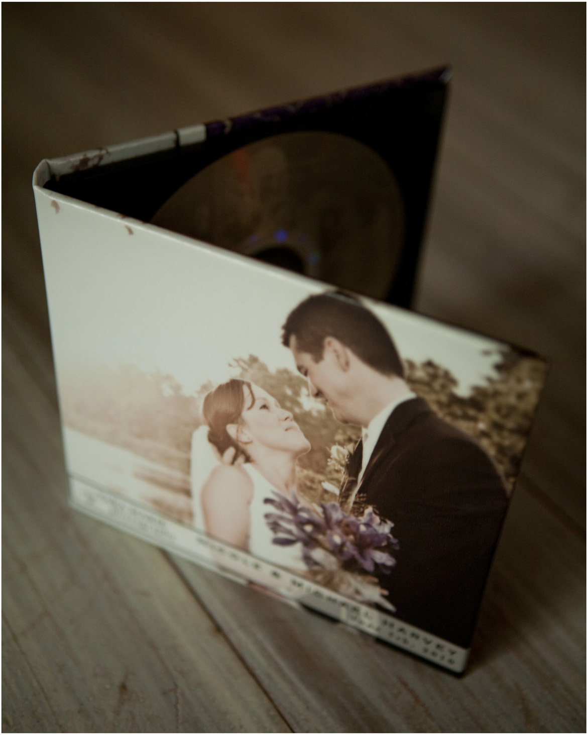Tara Marie Photography: New custom Wedding CD cases and photo tip 1.