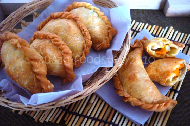 Susan-foodstory: Pastel Isi Ayam (Pie with Chicken Filling)