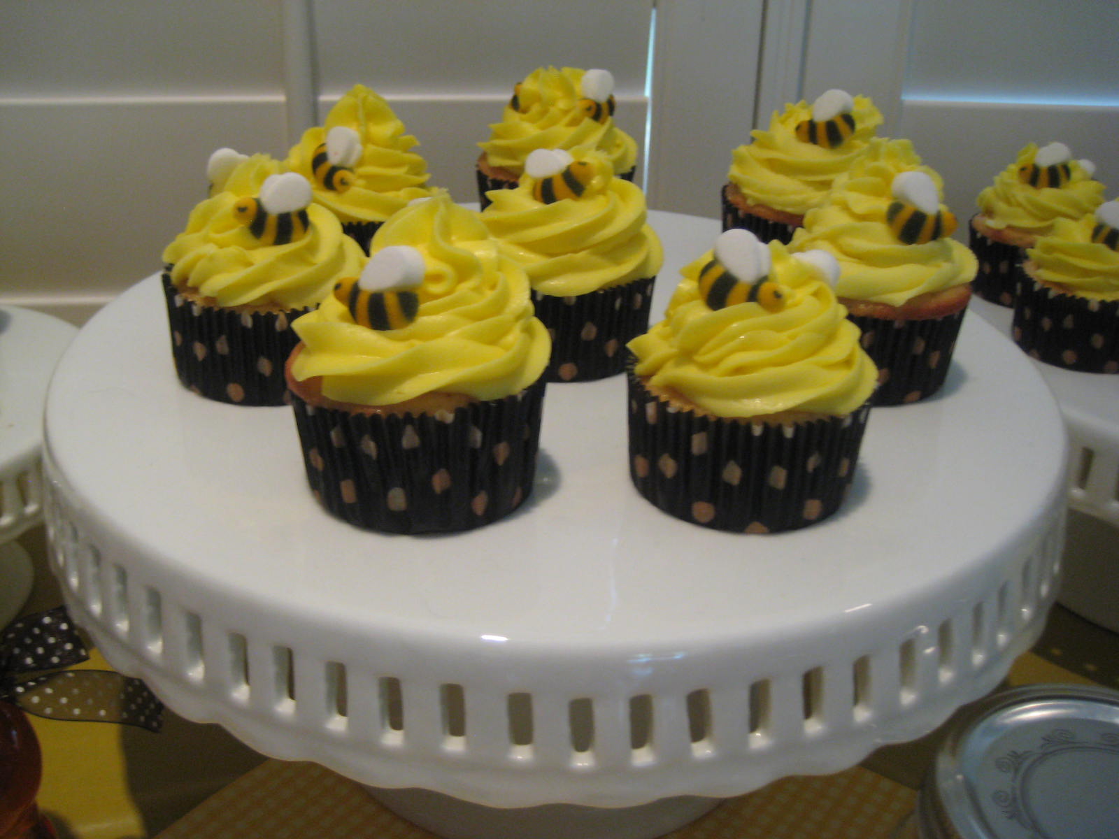 Creative Party Ideas by Cheryl: Queen Bee Birthday Party