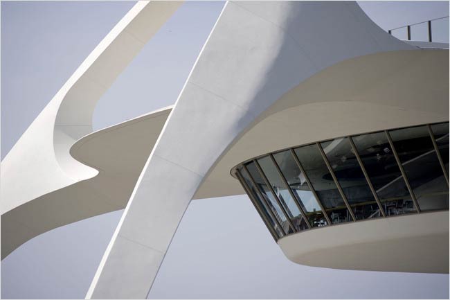 Airport Code Travel Products: Theme building at LAX to reopen soon