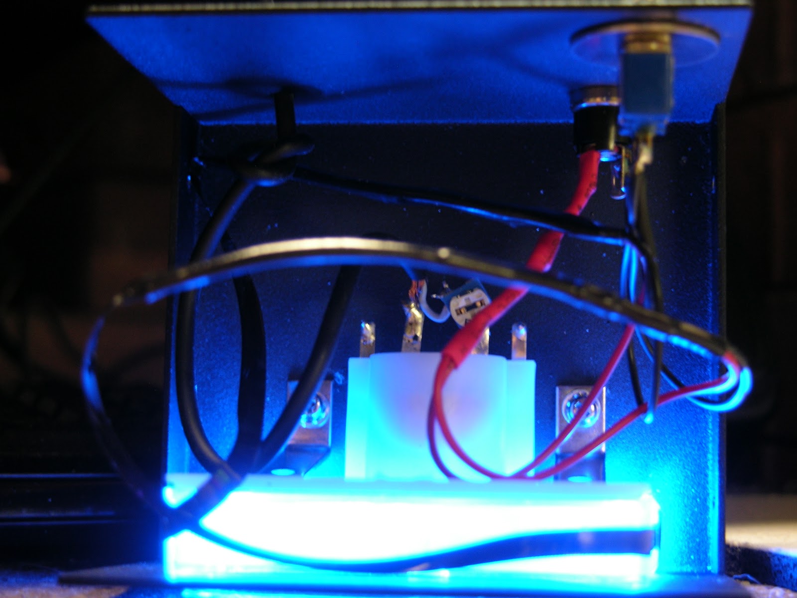 KI8UM: The original LDG FT Meter LED MOD