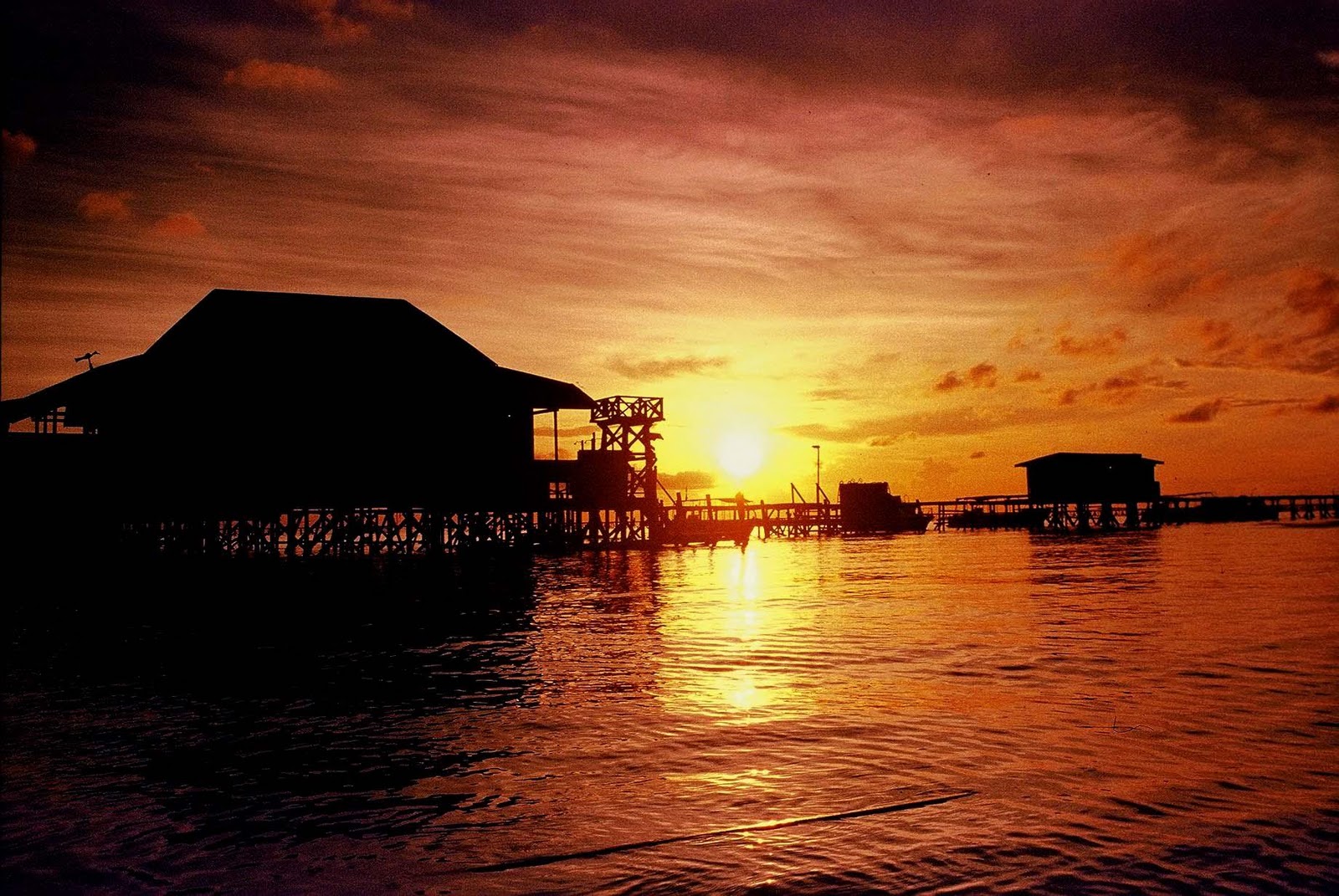 kuta beach beauty: Derawan Island : Borneo's Under the Sea Paradise