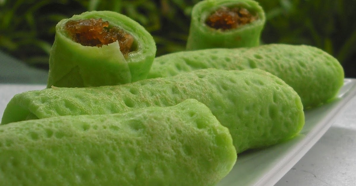 Kuih Dadar / Kuih Ketayap (Crepes with coconut filling) - Bisous À Toi