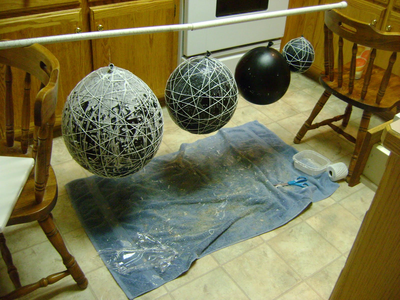 Musings From 'Hel: DIY String Chandelier