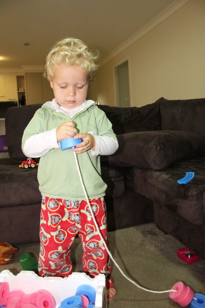 Mumma made it: craft for little people: noodle threading