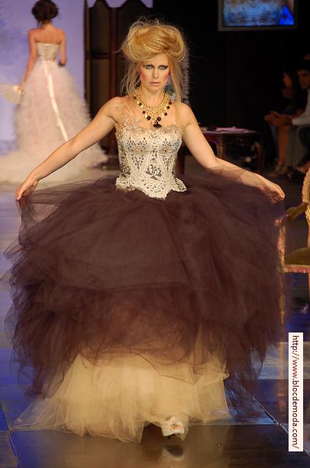 Más imágenes del desfile de Verónica de la Canal en Buenos Aires Alta ...