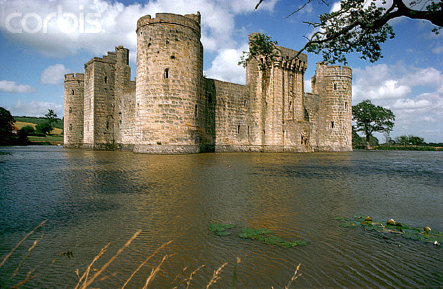 Bodiam Castle: Moat