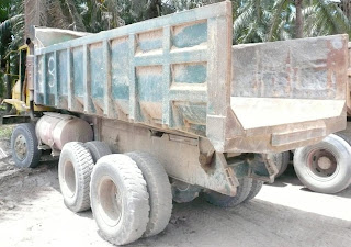 Sheng Weng Heavy Equipment & Parts Trading.: Used Lorry Hantu For Sale.